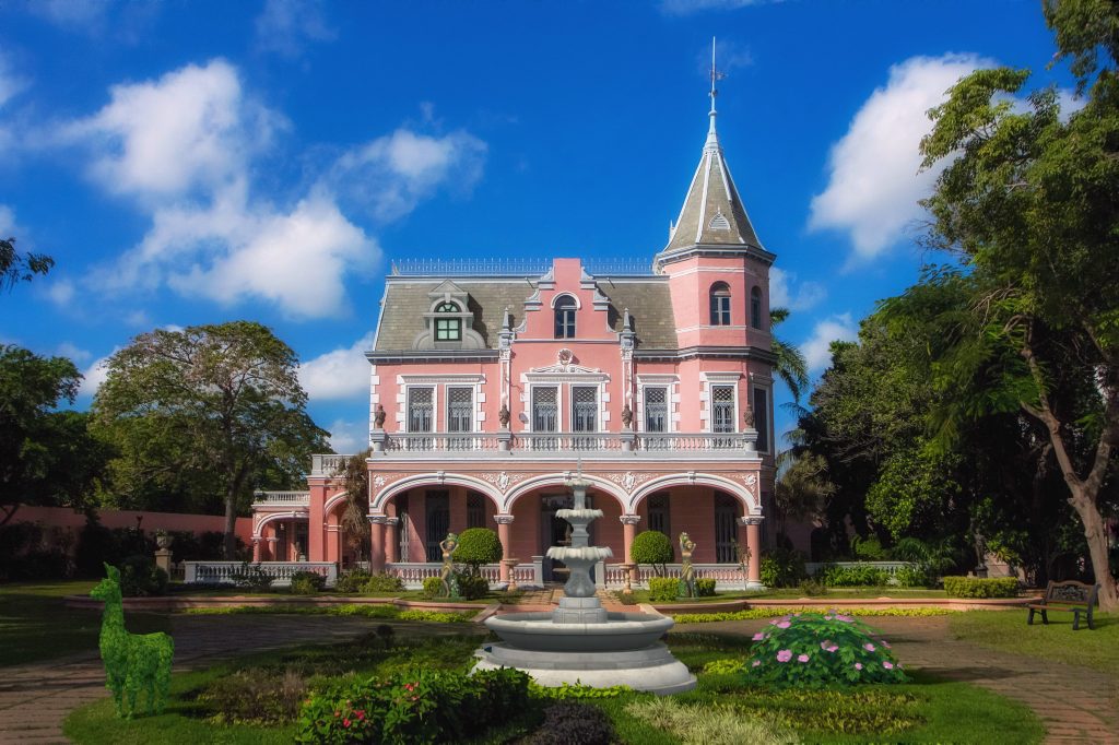 Simspiration: A Brilliant Color Story Found in the Architecture of Mexico