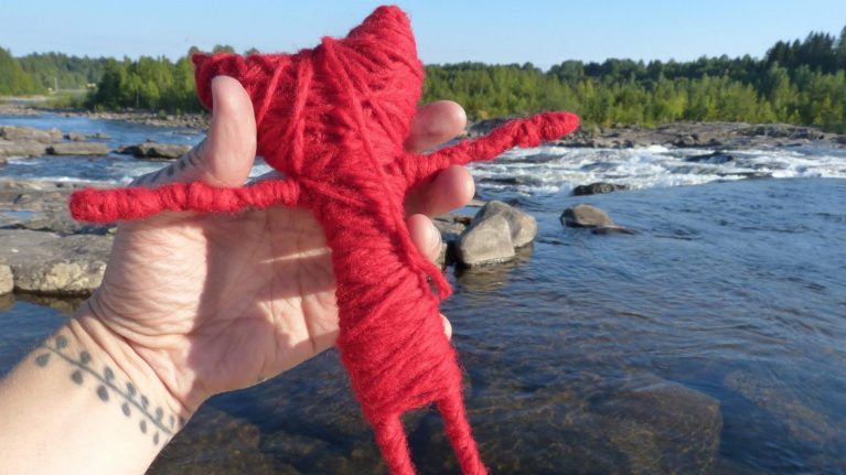 How to Make Your Own Yarny Guide