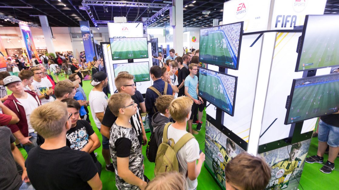 EA gamescom – Family and Friends Area