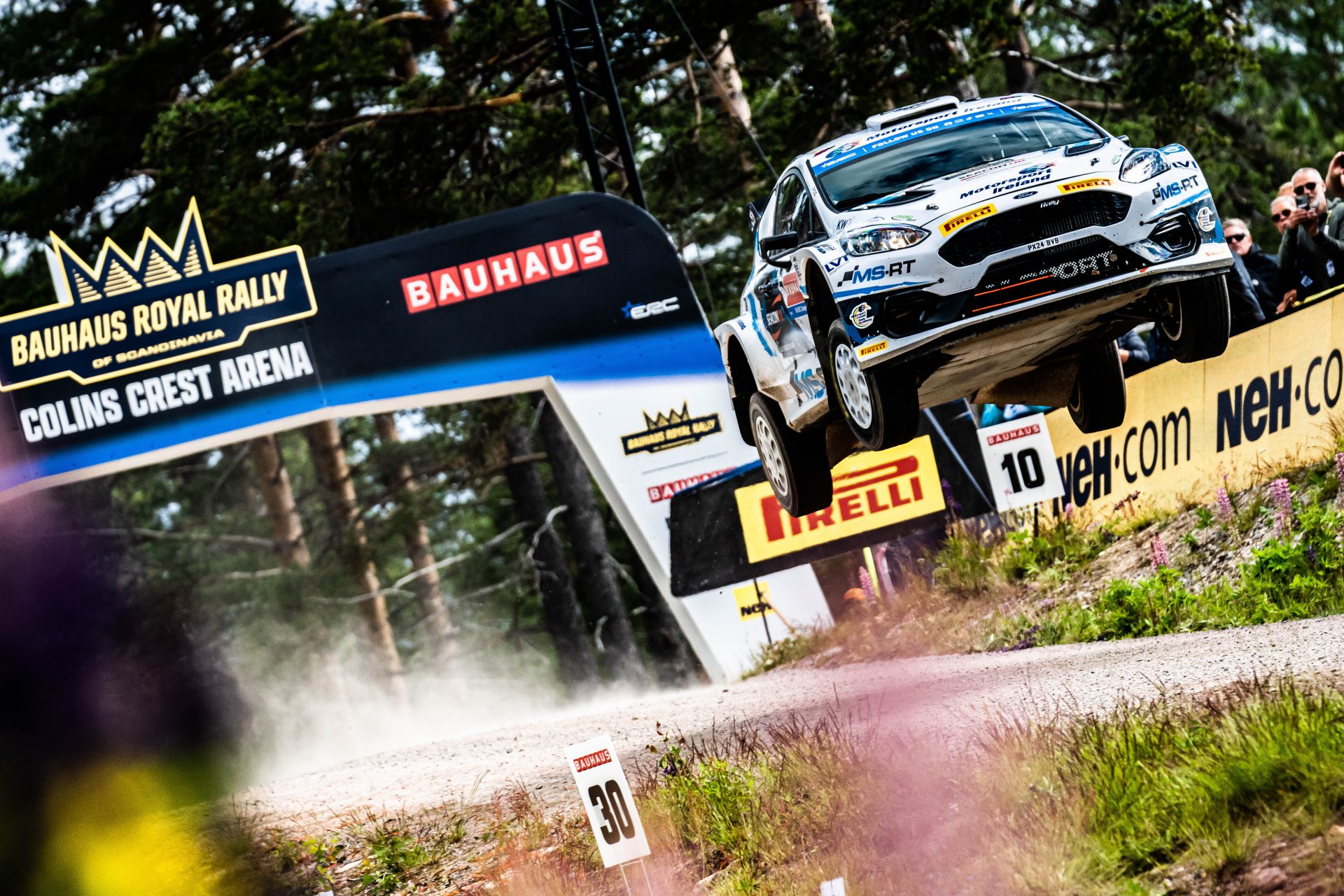 World Rally Championship-förare, esportmästare och EA-anställd